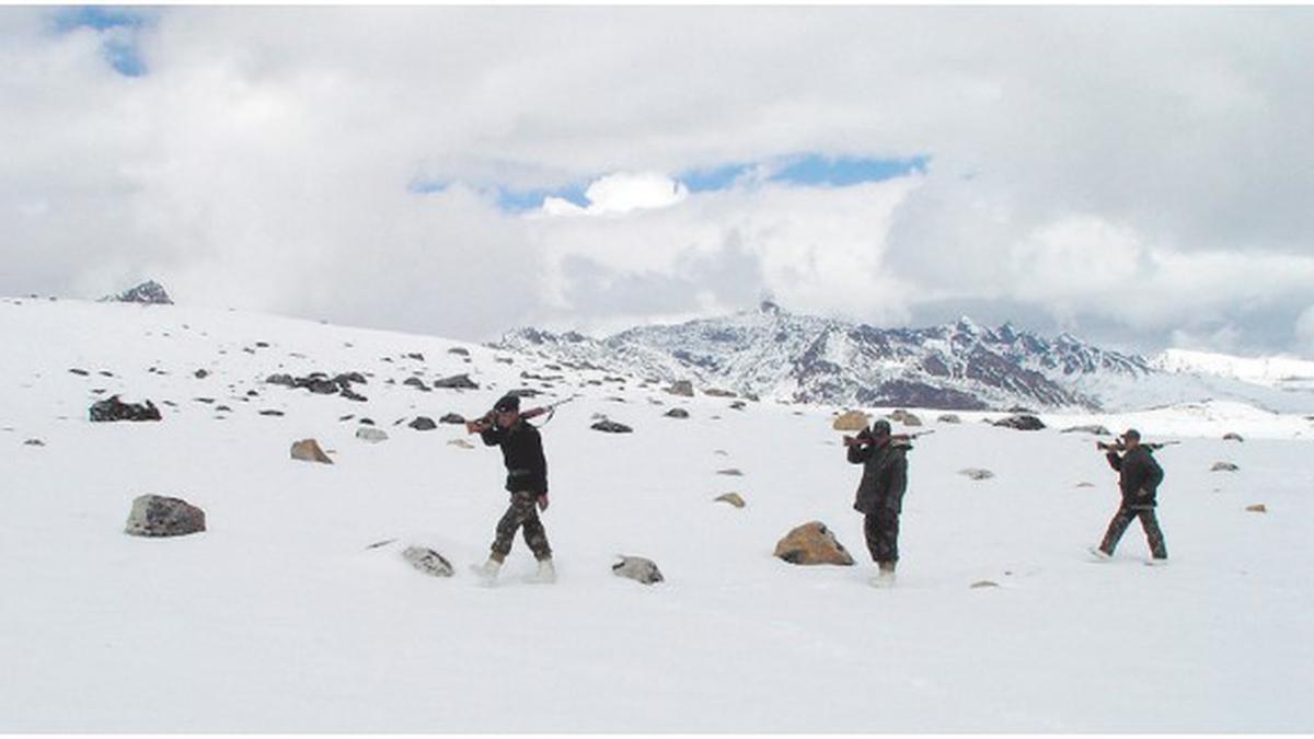 Chinese nationals occupy border villages along LAC, sparks concerns Chinese nationals occupy border villages along LAC, sparks concerns