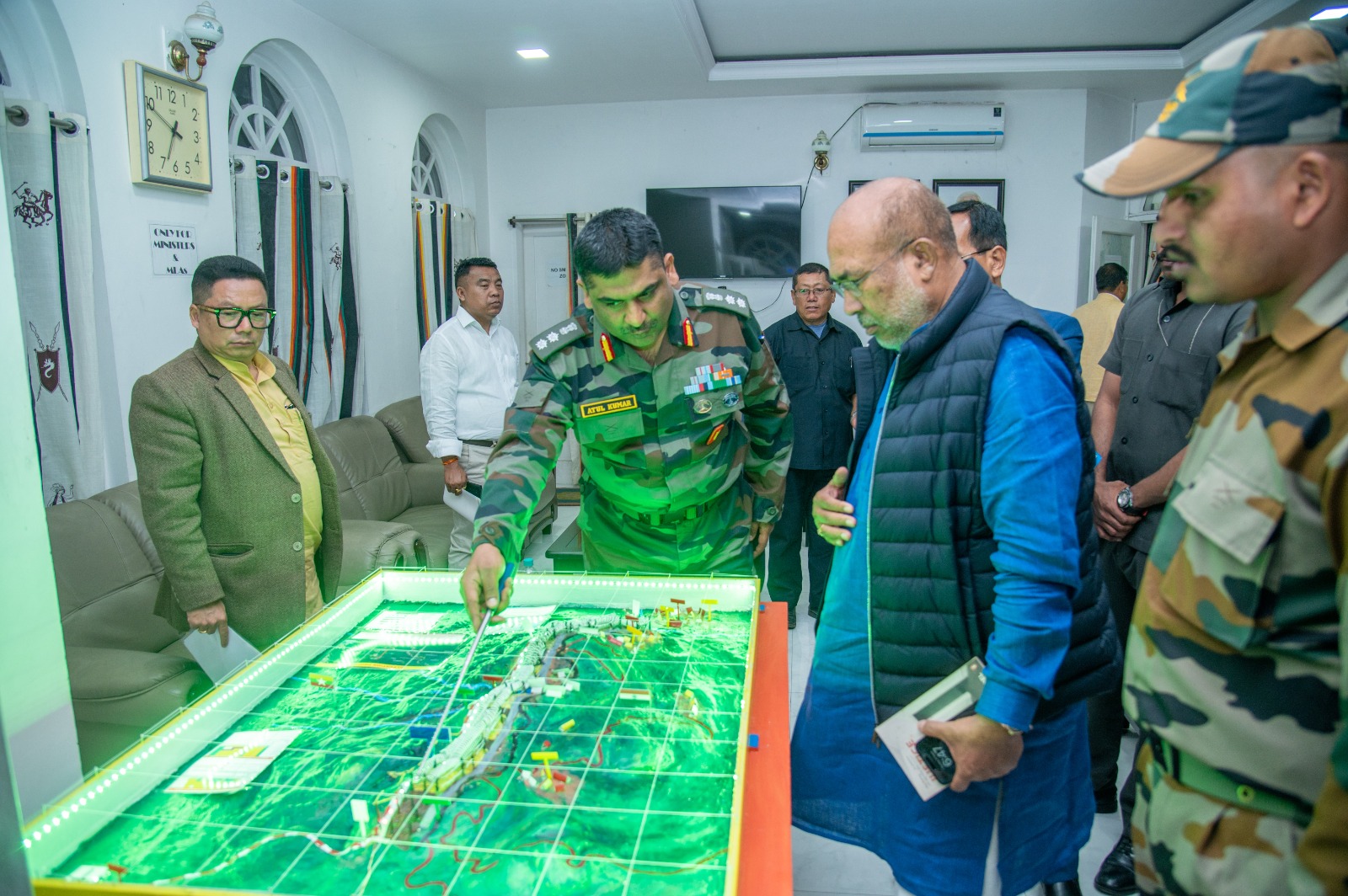 CM Biren Chairs Discussion on Indo-Myanmar Border Fencing with BRTF