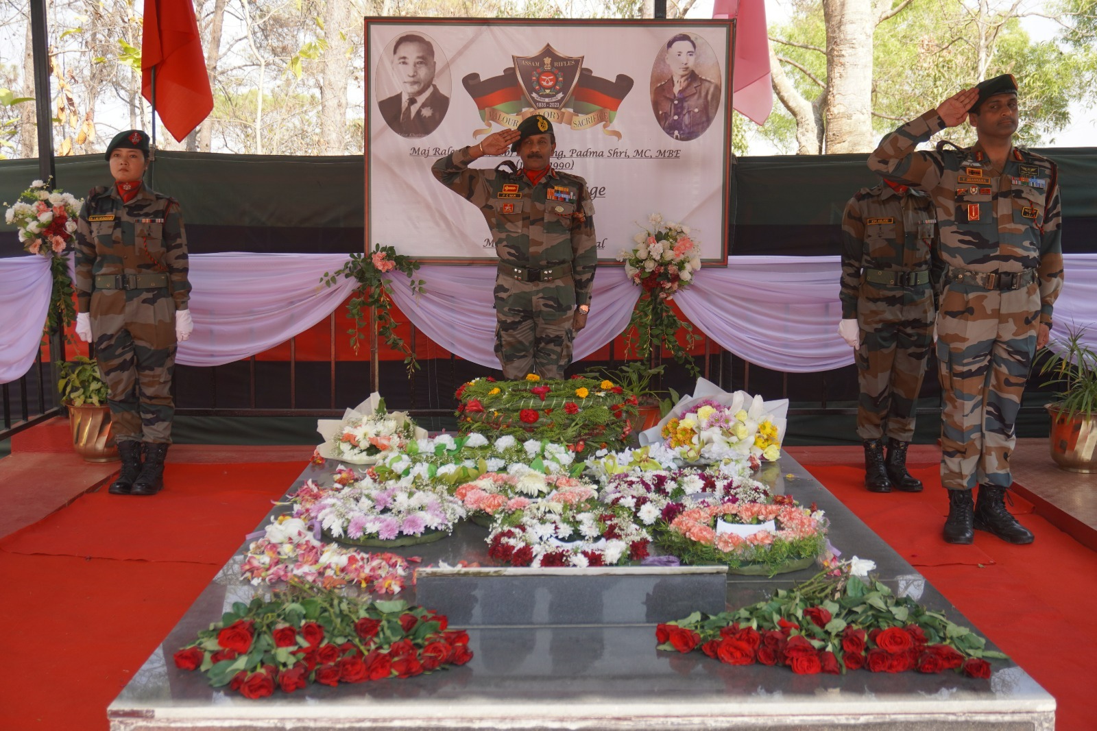 Assam Rifles Top Brass Pays Tribute To Major Bob Khathing